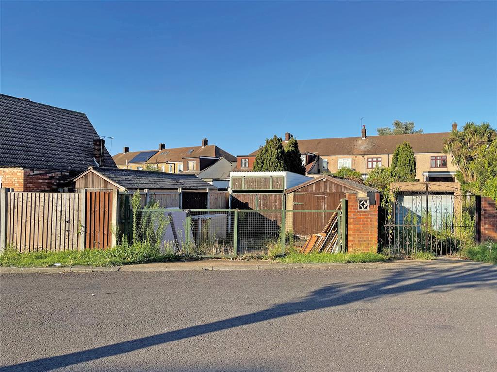 Land opposite 36, South Hall Drive, RAINHAM, Essex, RM13 9HS