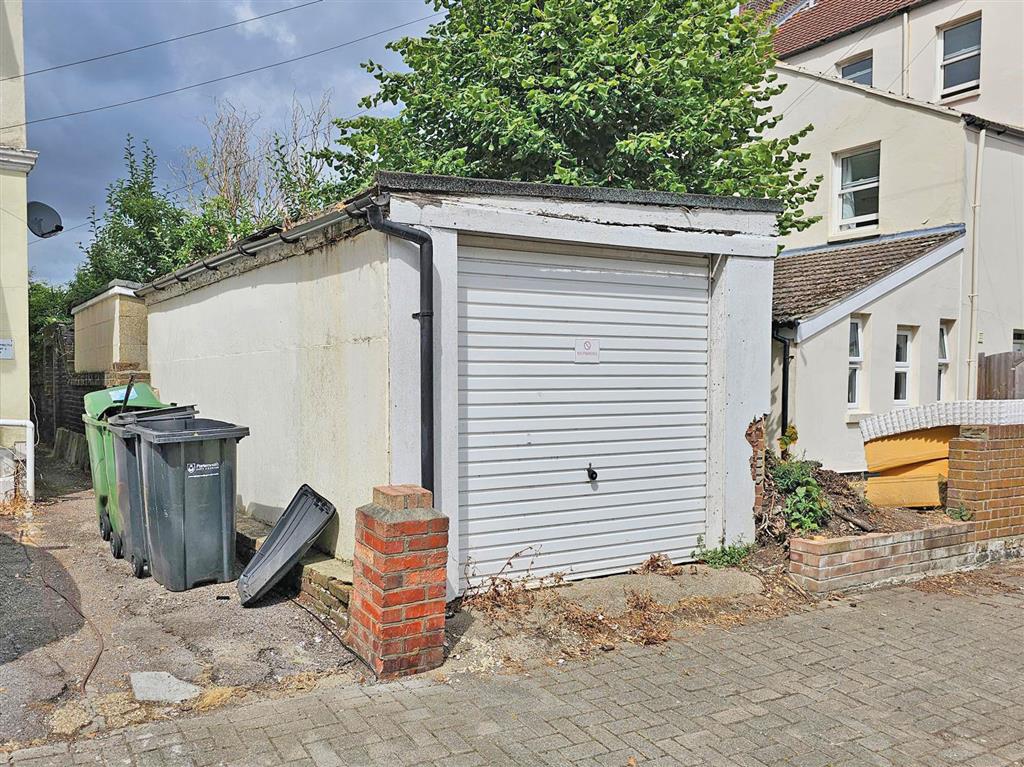Garage to the rear of, 44, Victoria Road South, SOUTHSEA, Hampshire ...