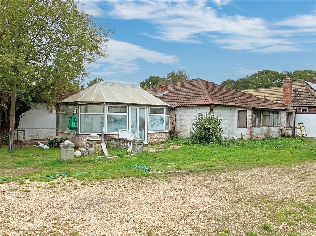 The Lodge, Daisy Cottage and The Bungalow and Land, 9A, Nine Mile Ride ...