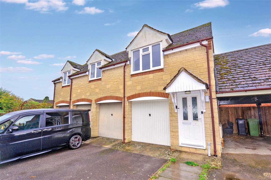 8, The Grove, Cotsmore Close, MORETON-IN-MARSH, Gloucestershire, GL56 0JN